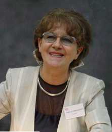 Doamna academician Maya Simionescu, Ion Caramitru, Octavian Bellu și ...