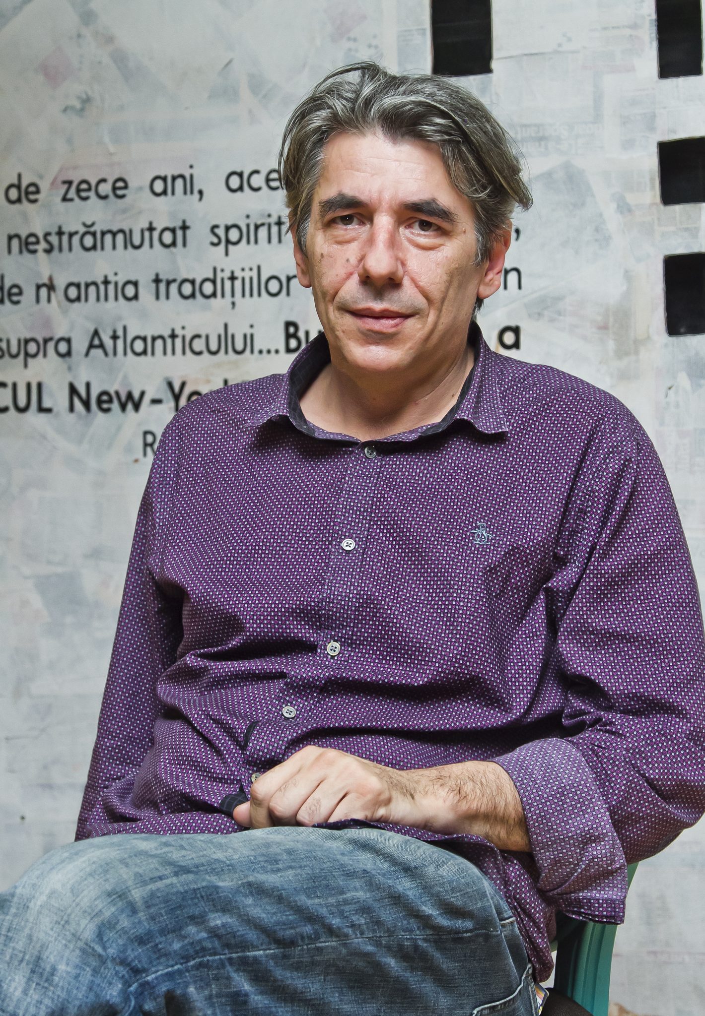 Poeți la Maraton. Dan Pleșa: "Poezia dă măști jos și pune alte măști ...